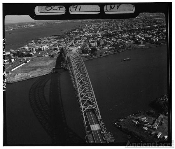BAYONNE BRIDGE, TOP CHORD LOOKING NORTH (CONTACT PRINT...