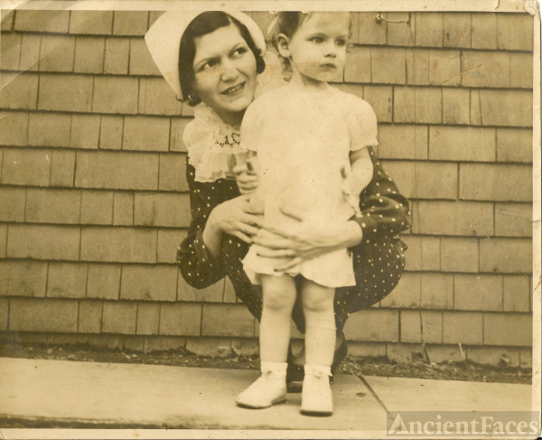 Unknown mother and daughter?