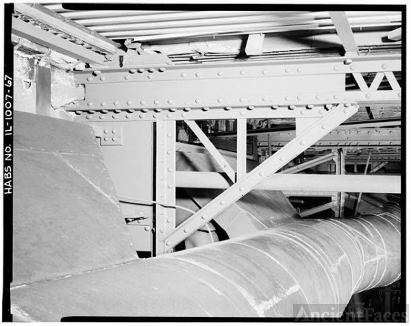 67. DETAIL OF TYPICAL TRANSVERSE TRUSS CONNECTION TO...