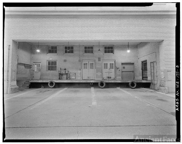 5. FIRST FLOOR LOADING DOCK, NORTH SIDE - U. S. Post...