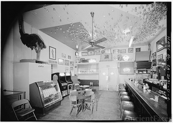 4. BAR, LOOKING WEST - Town of Locke, Restaurant, 13943...