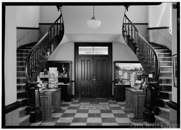 4. Historic American Buildings Survey, August, 1971 VIEW...