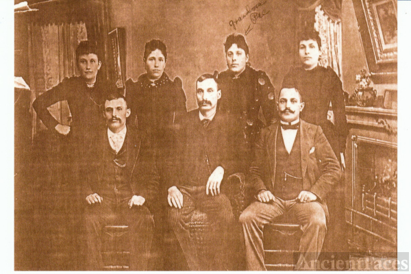 Elizabeth Zoe Kinney Family