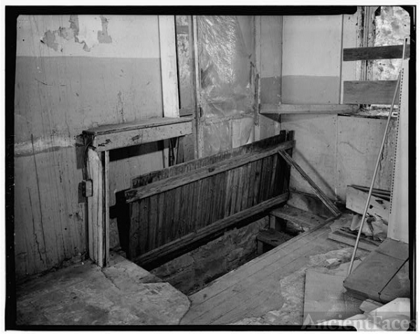 5. INTERIOR, HATCH TO BASEMENT - Commercial Block, Main