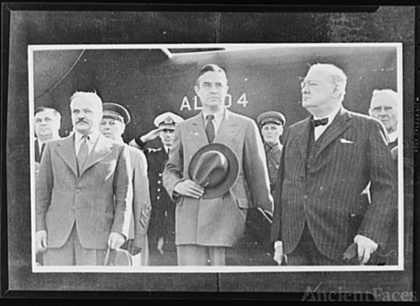 Official pictures of meeting of Stalin, Churchill,...