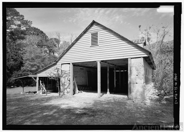 - Barn, Frogmore Manor, Seaside Road, Frogmore, Beaufort...