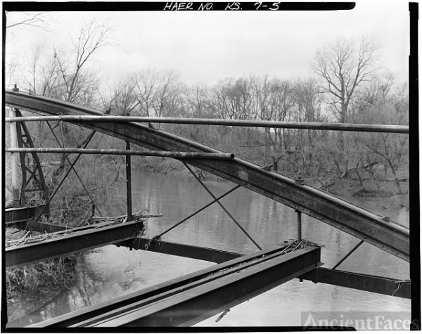 5. VERTICAL AND DIAGONAL BRACING, UPPER CHORD - BOWSTRING...