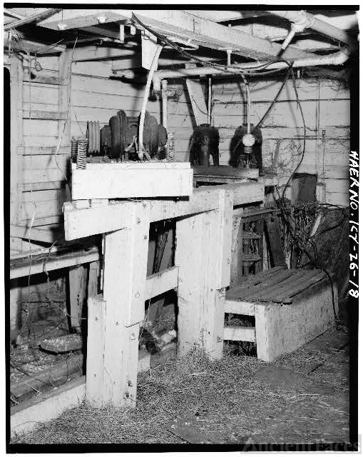 18. VIEW OF ICE BLOCKING CUTTING SAW - Champion Ice...