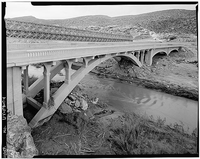 4. DETAIL VIEW OF OPEN SPANDREL ARCH, PILLARS, AND...