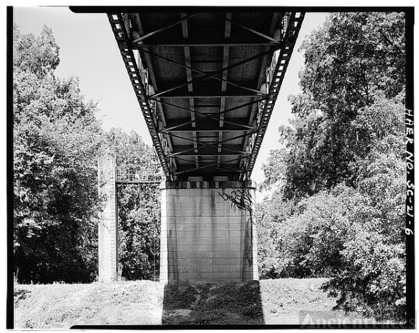 6. VIEW OF UNDERSIDE OF BRIDGE FROM NORTHWEST - Saluda 1...