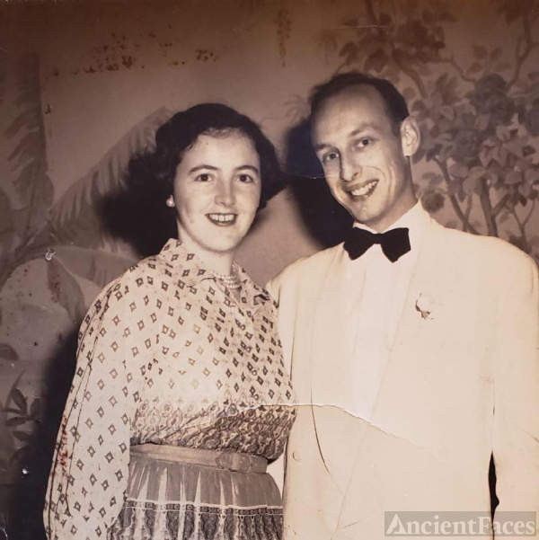 Joseph Dickert Donovan and Patricia Collins (Barron) Donovan --photo 2