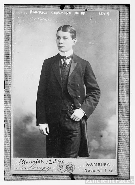 Heinrich Schumann - Heink, 12 years, standing...