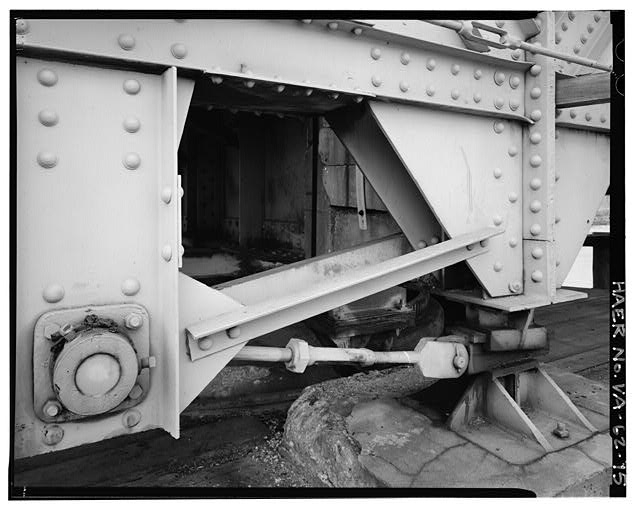 15. SEAT AT CENTRAL, TRANSVERSE AXIS OF TRUSS AT PIVOT...