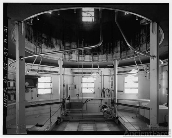 21. VIEW OF ESCAPE TRAINING TANK, SHOWING INTERIOR OF...