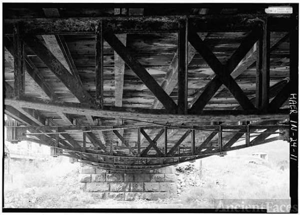 11. VIEW OF UNDERSIDE STRUCTURE OF BRIDGE FROM SOUTH...
