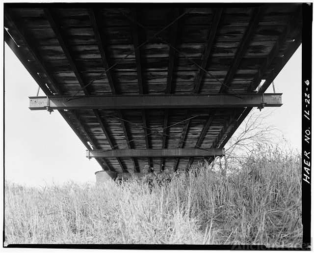 6. VIEW OF MAIN TRUSS, SHOWING STRINGERS AND FLOOR BEAMS,...