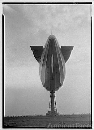 Canadian scenes. Airship refilling