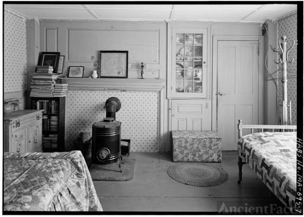 7. FIREPLACE WALL OF WEST ROOM - Isaac Small House, Old...