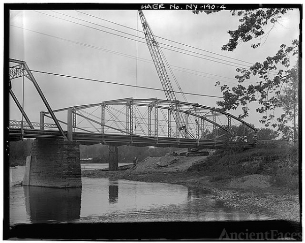 4. VIEW SOUTH SHOWING LENTICULAR TRUSS SPAN AND BRIDGE...