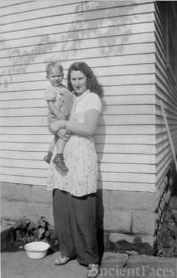 Lina Ruth Ball and Little Tony Szabo