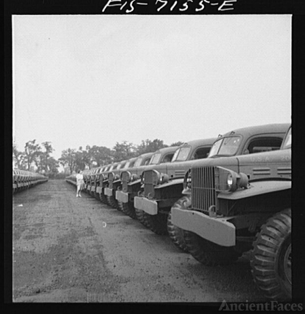 Detroit, Michigan (vicinity). Chrysler Corporation Dodge...