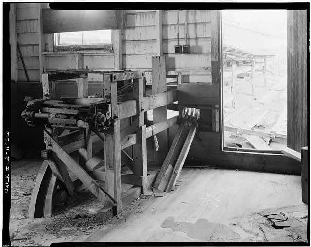 26. CAN CONVEYOR DRIVE MECHANISM Empty can conveyor...