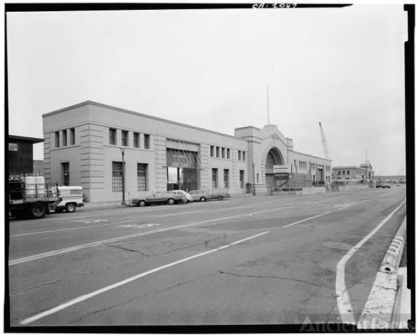 6. Historic American Buildings Survey Aaron Gallup,...