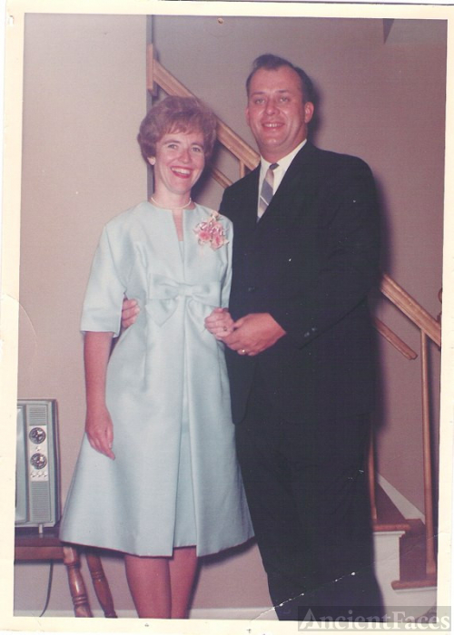 Philip Daniel Guiney Sr-with wife Patricia Margaret Sweeney-Guiney -b