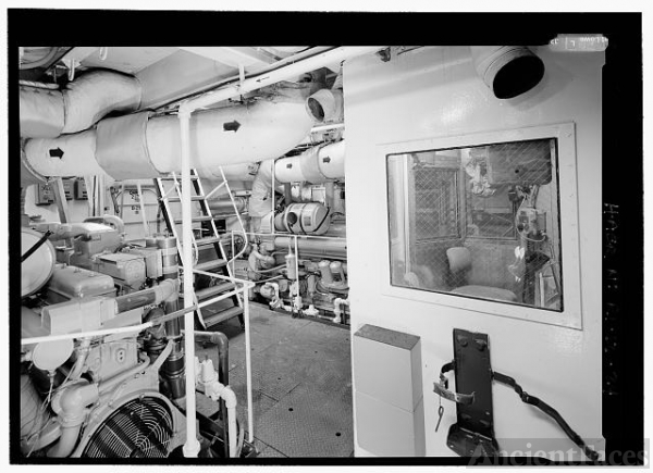 24. ENCLOSED CONTROL ROOM, ENGINE ROOM. - U.S. Coast...