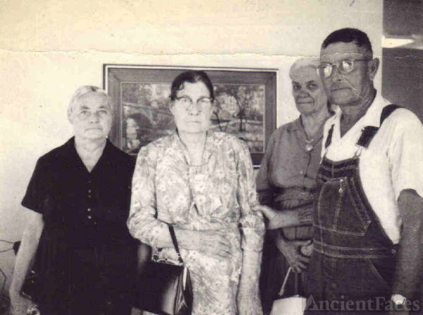 Ruth Bell Pace Hadley, Laura Dorothy Smith Hadley, unknown, Vidmer ...