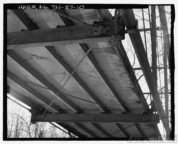 10. Stringers and bottom lateral bracing, first...