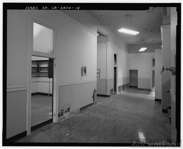 15. THIRD FLOOR CORRIDOR, SHOWING RAISED FLOOR IN TWO...