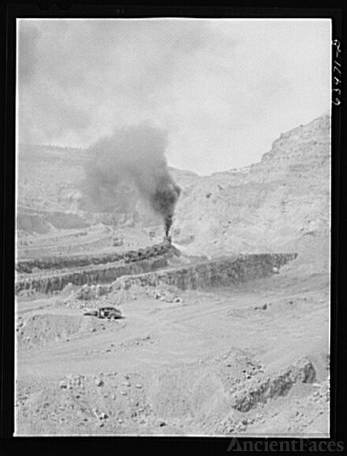 World's largest open pit mine, Hull Rust Mahoning. Near...