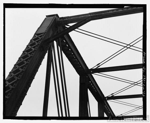 13. View of top chord inclined end post panel point....