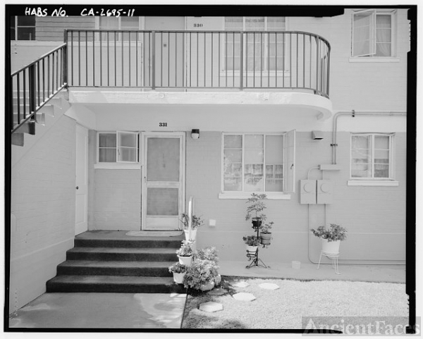 Window types: (from left to right) Pair of 2x2 multipaned...