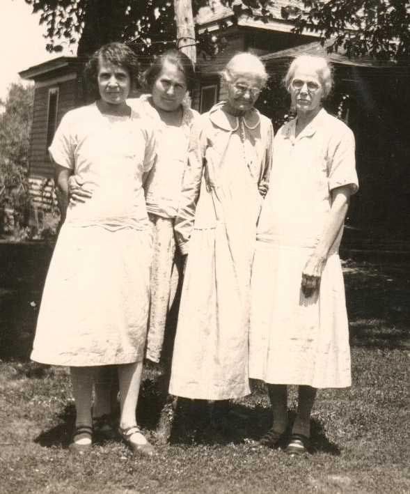 Catherine Grayson Higgins and daughters