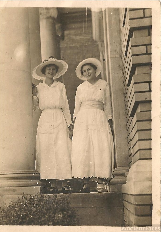Mary Jane Moore & Sallie Spruiell, Alabama