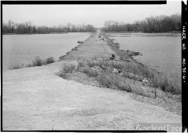6. DETAIL VIEW OF DAM, SHOWING SPILLWAY FROM RIPRAP...
