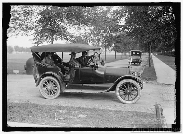 RED CROSS MOTOR CORPS. GROUPS