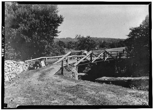 36. QUEEN POST BRIDGE WITH DIAGONAL BRACING CROSSING OVER...