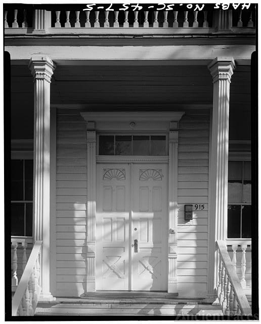 5. DETAIL OF MAIN ENTRANCE, SOUTH ELEVATION - Louis...