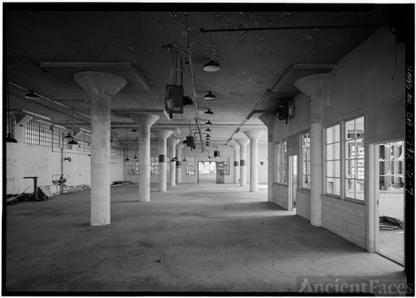 7. INTERIOR VIEW, SECOND FLOOR LOOKING SOUTH - Alcatraz,...