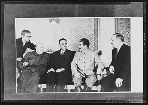 Official pictures of meeting of Stalin, Churchill,...