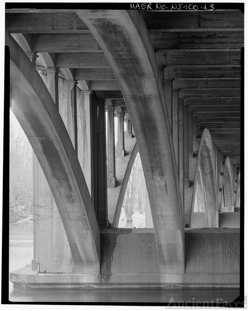 Detail of arched ribs, spandrel columns, and floor beams....