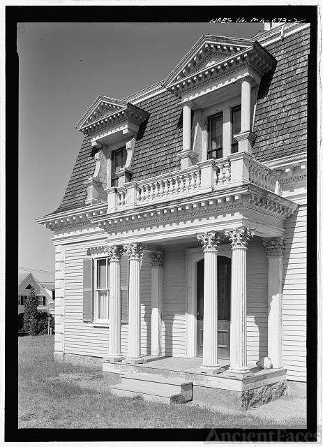 2. FRONT PORTICO - Captain Edward Penniman House, Fort...