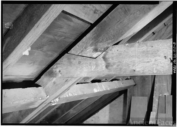 8. ATTIC, NEAR SOUTH CORNER, DETAIL OF RAFTER AND COLLAR...