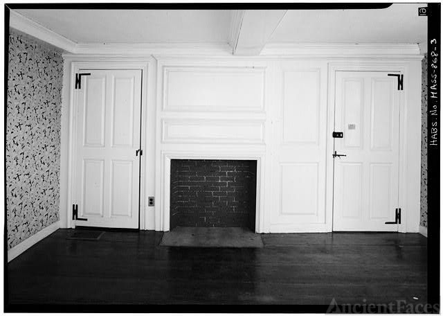 3. INTERIOR, SECOND FLOOR, RIGHT CHAMBER, WALL - Daniel...