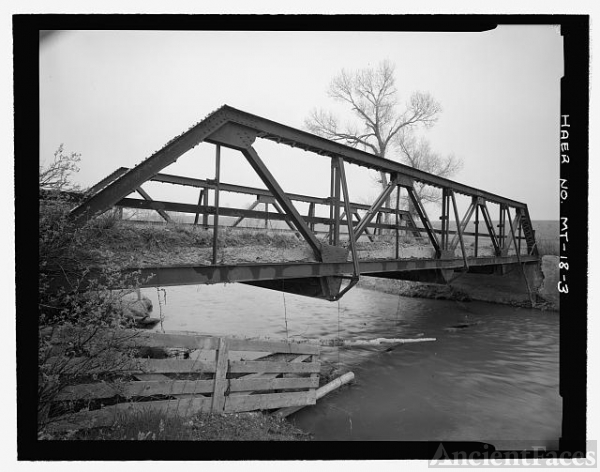 3. VIEW SOUTHEAST, 3/4 ELEVATION - Judith River Bridge,...