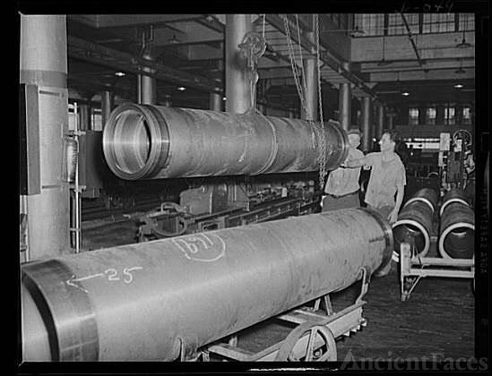 Juggling torpedoes. Shifting torpedo air flasks in...