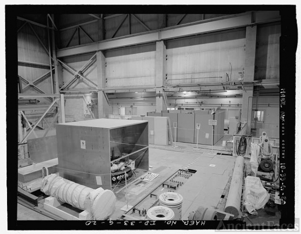 MTR BUILDING INTERIOR, TRA-603. CAMERA FACING SOUTHEAST...